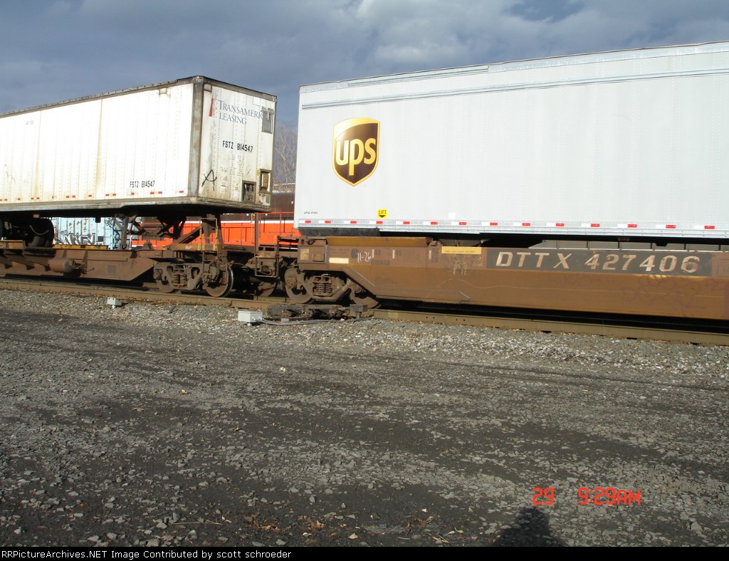 RMDI 2214 passes the CSX Q109